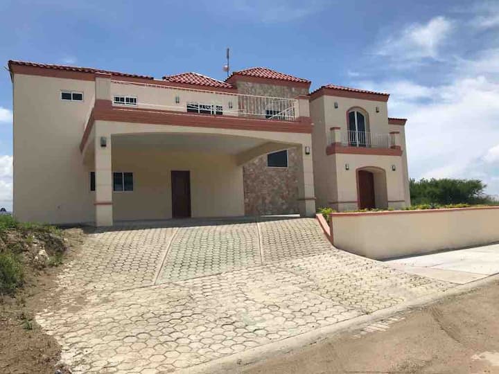 Casa Residencial, Privada Y Rodeada De Naturaleza - Manzanillo, México