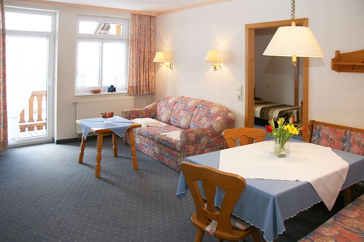 Landhotel Gasthaus Sonneneuhäusle, (St. Märgen), Nr. 05 - Ferienwohnung Kandel Mit Balkon - Titisee-Neustadt