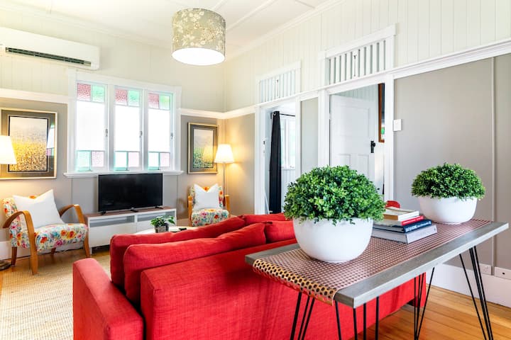 Brisbane Cottage With Golf Practice Green - 2 Seperate Living Areas - Brisbane