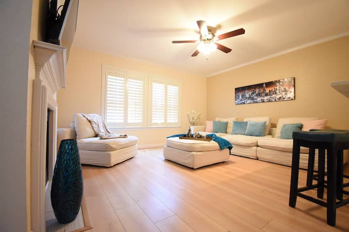 Luxury 1br|gated| In Prime Addison - Dallas