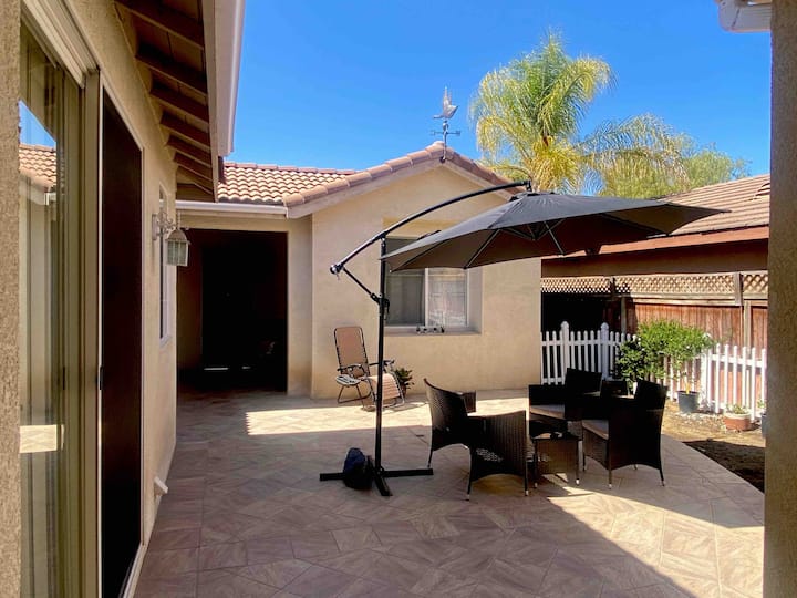 Menifee Getaway - Menifee, CA