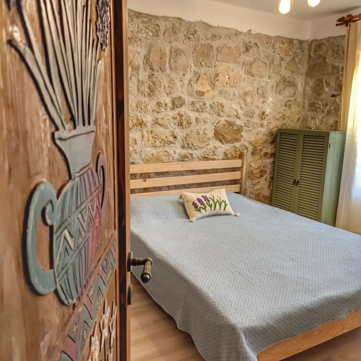 ÇıNar Taş Ev - Karaburun