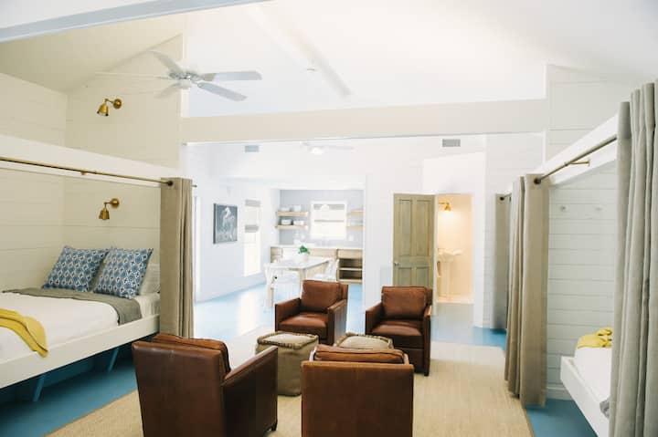 The Balcony… Families, Girls Getaway With Bikes - Fairhope