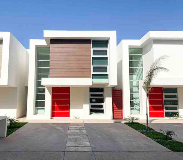 Casa A 2 Minutos De La Playa. - Ensenada