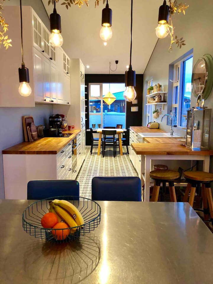 Beautifully Located House Near Reykjavík - Reykjavík