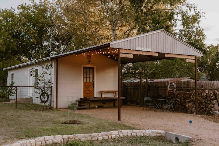 Cozy Guest House In Johnson City - Johnson City, TX