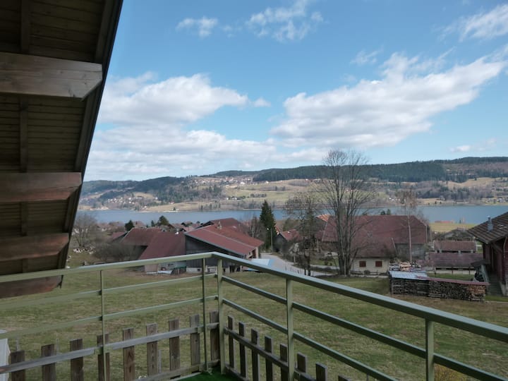 Appartement Lumineux Face Au Lac Saint Point - Lac de Remoray