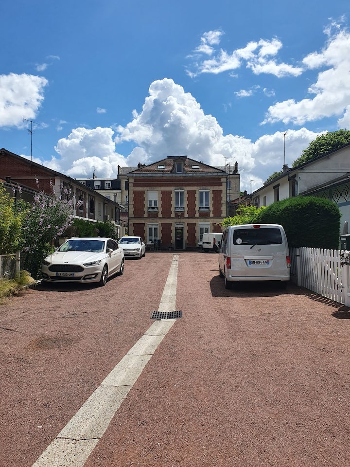 Appartement Proche Du Château De Chantilly - 尚蒂利