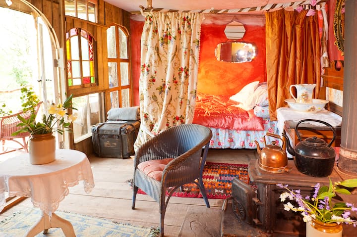 Rising Sun  - This Is An Eco Site - Hay-on-Wye