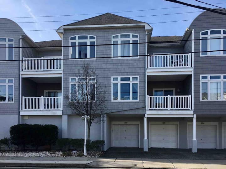 Boardwalk Melodies
Wildwood Condo - Wildwood, NJ