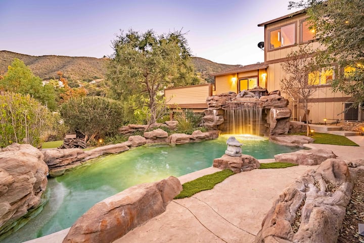 Hillside Oasis: Hot Tub + Grotto + View - Thousand Oaks, CA