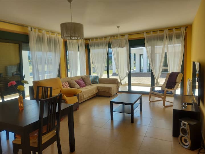 Agradable Vivienda Con Piscina Comunitaria - Carnota