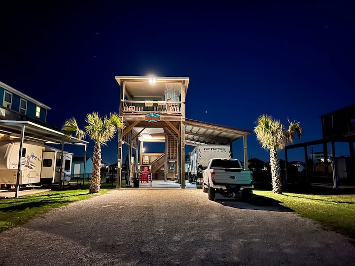 Private Rv Port  1 Block To The Beach! - Crystal Beach, TX