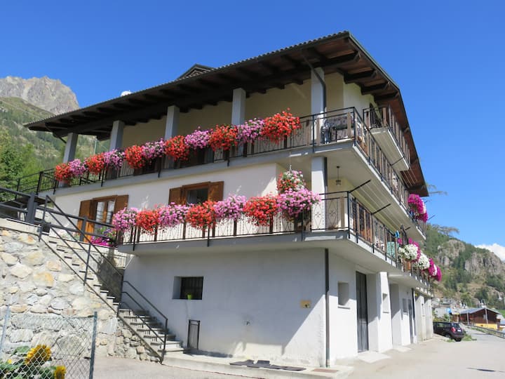 Anna -Trilocale Vista Lago Valle D’aosta- Cir 0010 - Valle d'Aosta