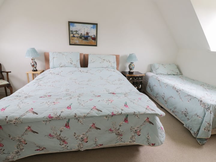 Short Stay In Idyllic Location Away From It All - Tewkesbury