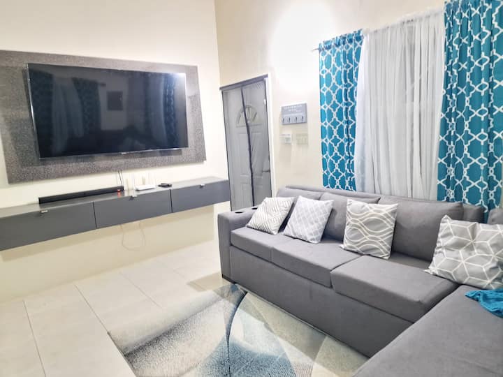 Cozy City Gem In Gated Community. - Montego Bay