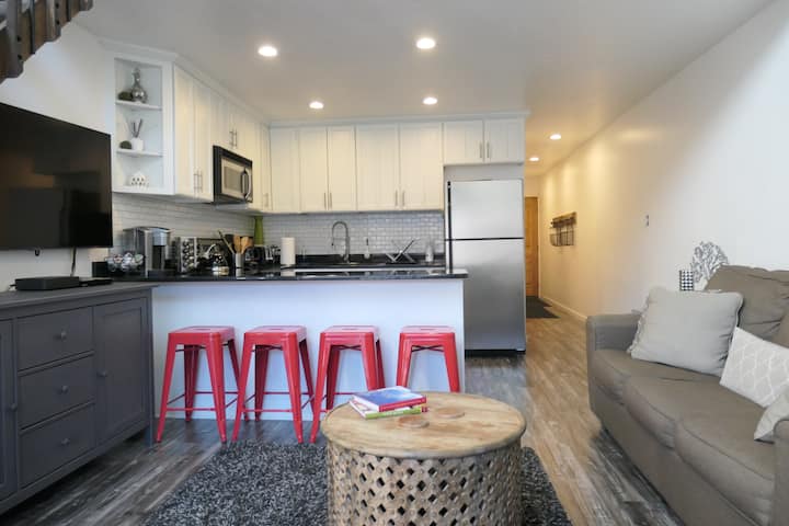 Walk To Lifts - Pool, Hot Tub & Bike & Ski Storage - Park City, UT