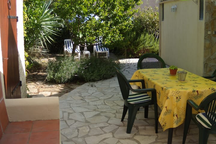 F2 Indépendant Avec Grande Terrasse - La Seyne-sur-Mer