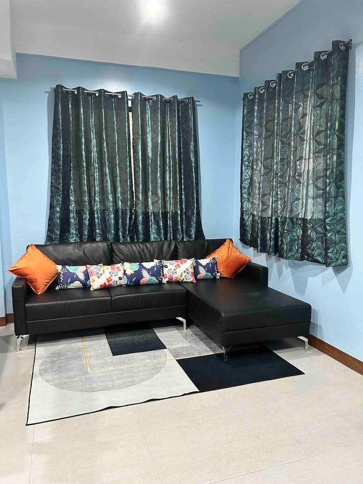 Spacious Apartment In Dumaguete - 더마겟