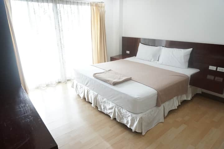 10 Pax Best Location Of Bkk/ 100m To Bts Ploenchit - Bangkok