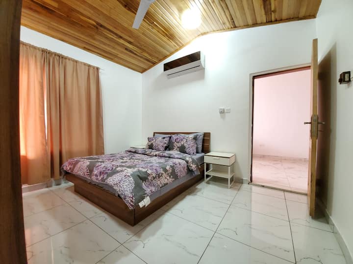 Kumasi Home With A Garden View - Kumasi