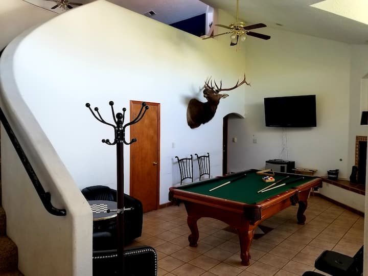 Spanish Style Beauty Located In  Paradise Heights. - Albuquerque, NM