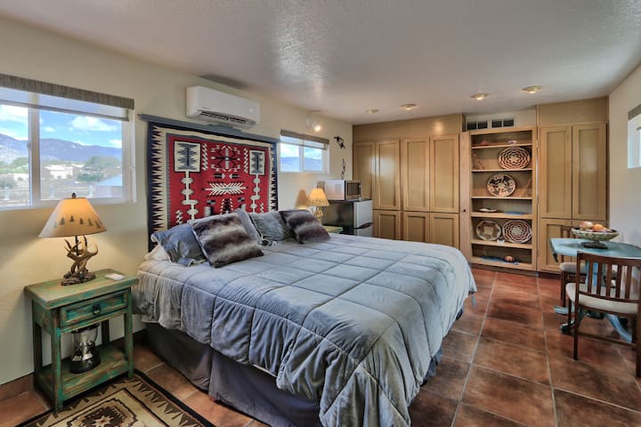 Secret Passage, Cave Xl Bunks, Amazing Views! - Albuquerque