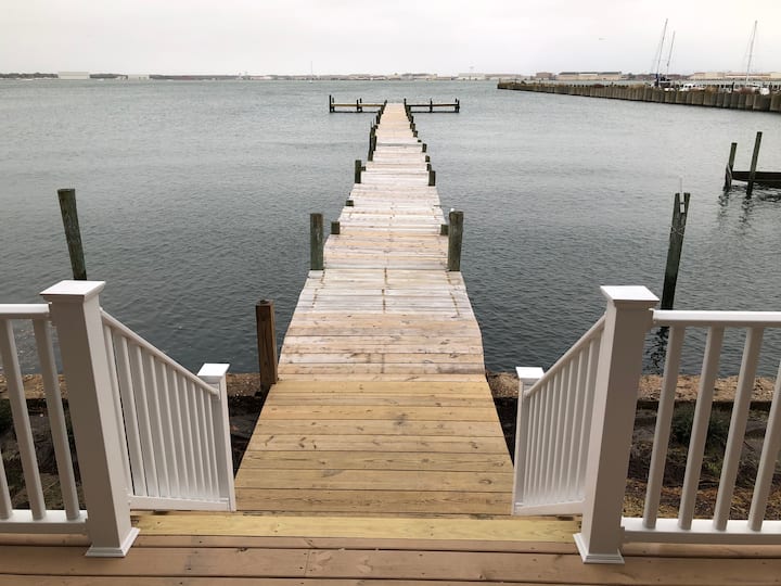 Mariners Cove - Water Front, Private Dock, Wi-fi - 노퍽