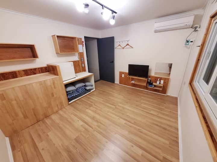 Small Ondol A /  Beachway Guesthouse - Busan