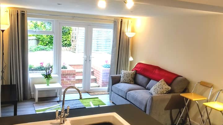 Light Deluxe Studio Flat In Rural Wiltshire - Devizes