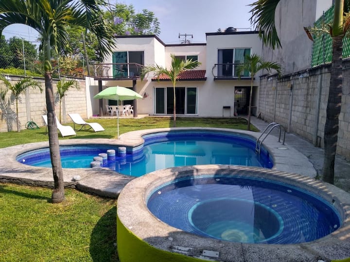 Casa Tencatl Cuernavaca/pet Friendly/wifi 500megas - Cuernavaca