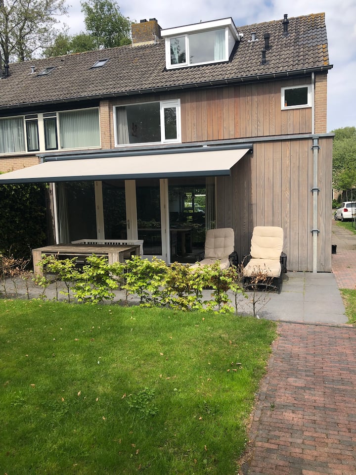 Prachtige Ruime Woning Op Loopafstand Van Centrum - Bergen