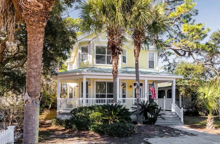 Yellow Cottage Beach House - Perdido Key, FL