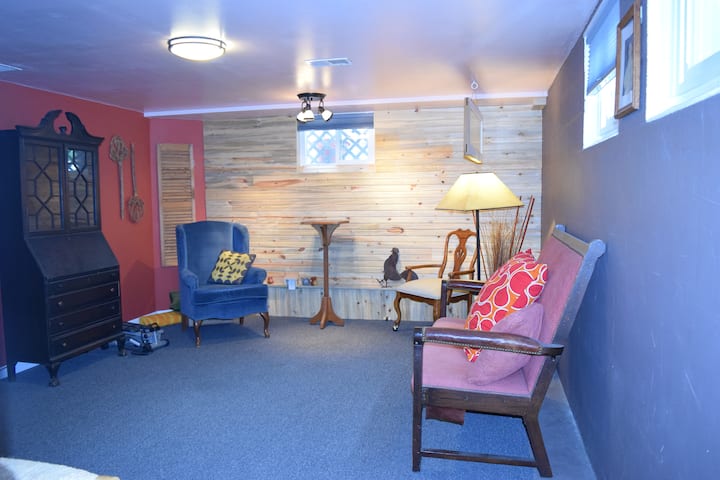 Old Town Basement Apt - Longmont, CO