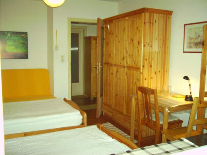 Gästehaus Forsthaus Mende, Zimmer: 3 (4) Personen. - Trier