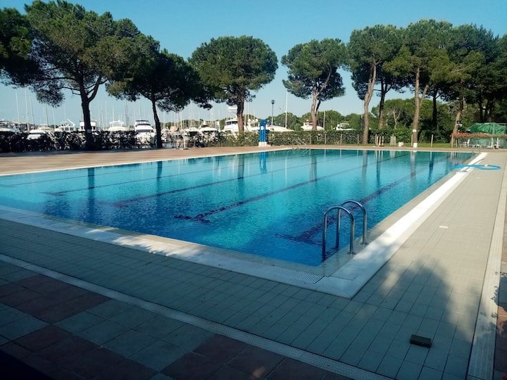Aprilia Marittima  Con Piscina E Vista Mozzafiato - Lignano Riviera