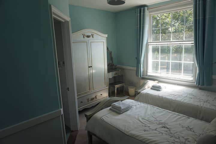 The Old Alma Inn Room 2 - Faversham