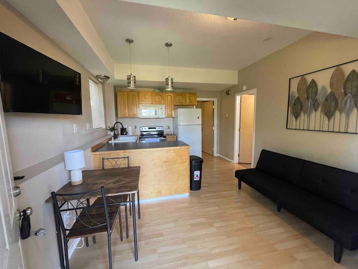 1-bedroom Near Downtown. Free Parking Spot - Anchorage, AK