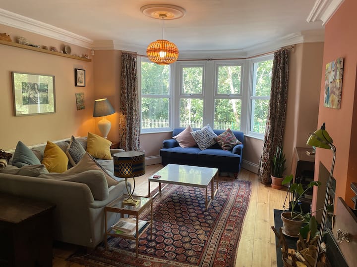 Bright & Spacious Family Townhouse - With Garden - Brístol