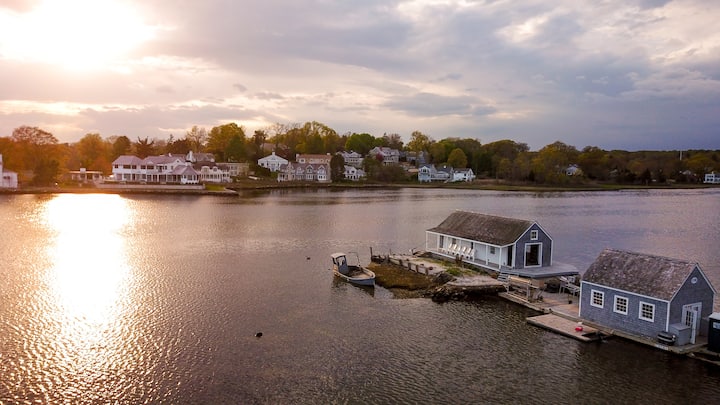 Island House On Mill Pond - Westport, Ireland
