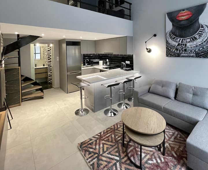 Modern Loft Close To Acropolis Museum - Athens