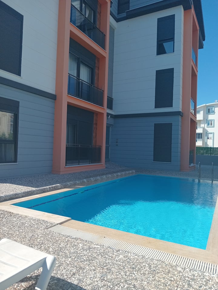Belek Merkezde Yüzme Havuzlu Yeni Lüks Residence - Belek