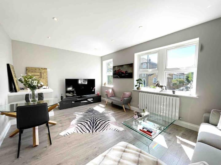 Spacious Wimbledon Apartment | Great Location - Surbiton
