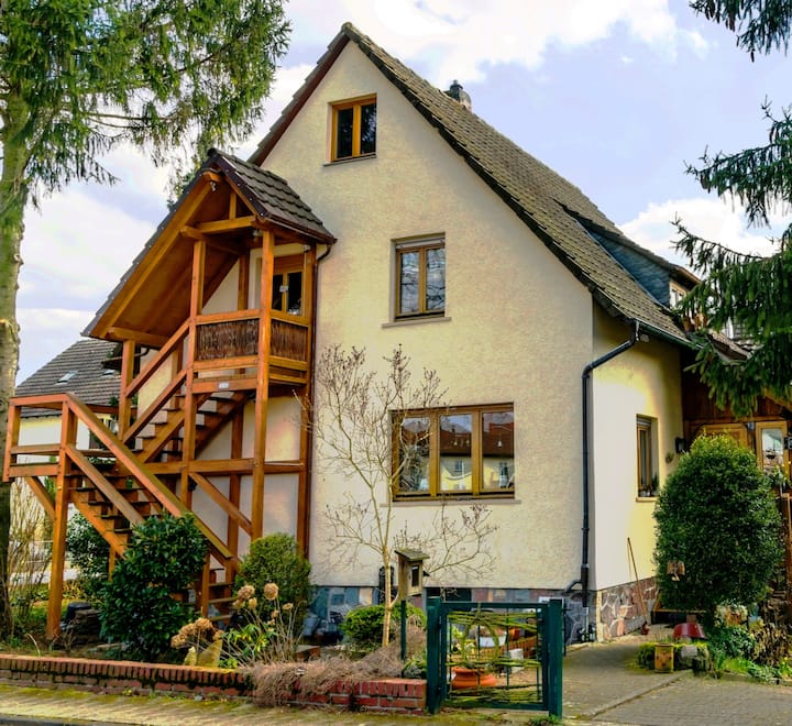 Nette Fewo (Basis 1-3 Pers., Opt. Mit Loft 5 Pers) - Lorsch