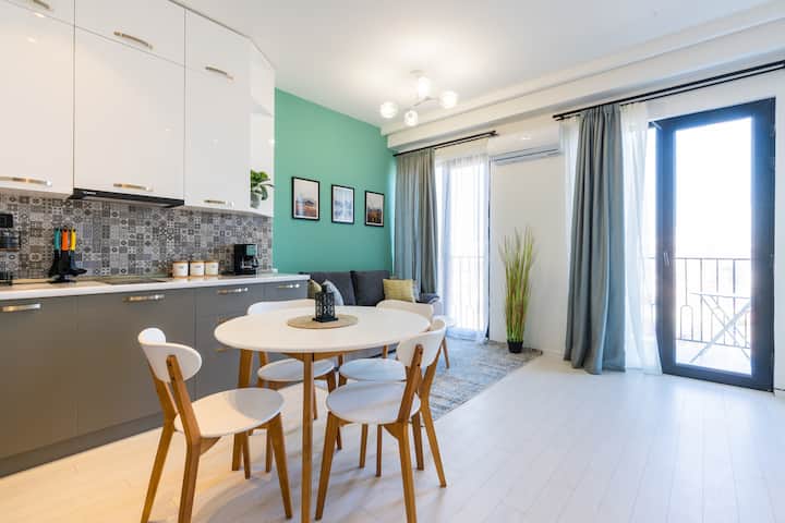 Modern Flat/nice View/top Floor - Tbilisi