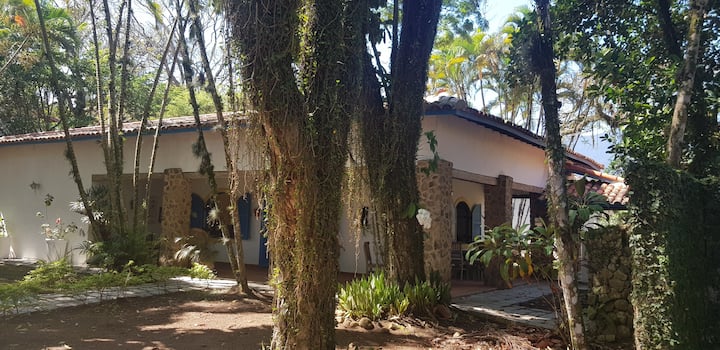 Casa Ampla, Cond. Fechado, Excelente Localização - Ilhabela