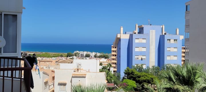 Coqueto Apartamento Con Piscina - Torrevieja