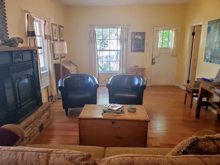 2 Bedroom 2 Bath Cottage No Dep Or Cleaning Fees! - Farmington, NM
