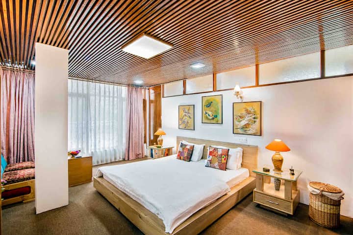 Quartz Suite | Private Haven | Traditional Charm - Srinagar