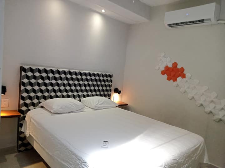 Linda Recámara Con Baño A/a. E Internet - Cancún